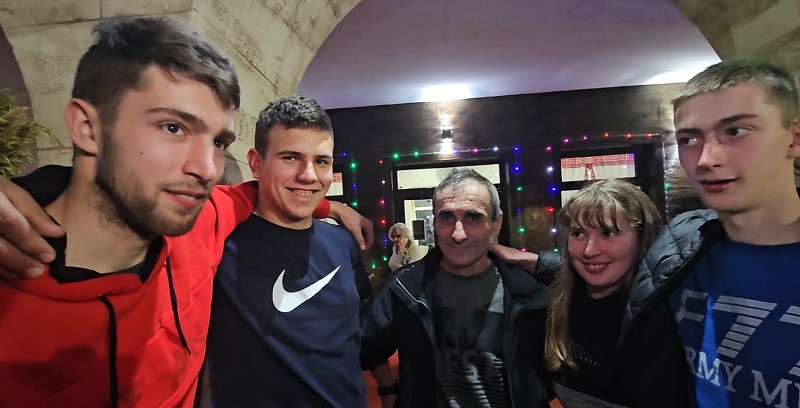 GLAS ZAPADNE SRBIJE - Sestra iz planine dovela tri brata na doček nove ...